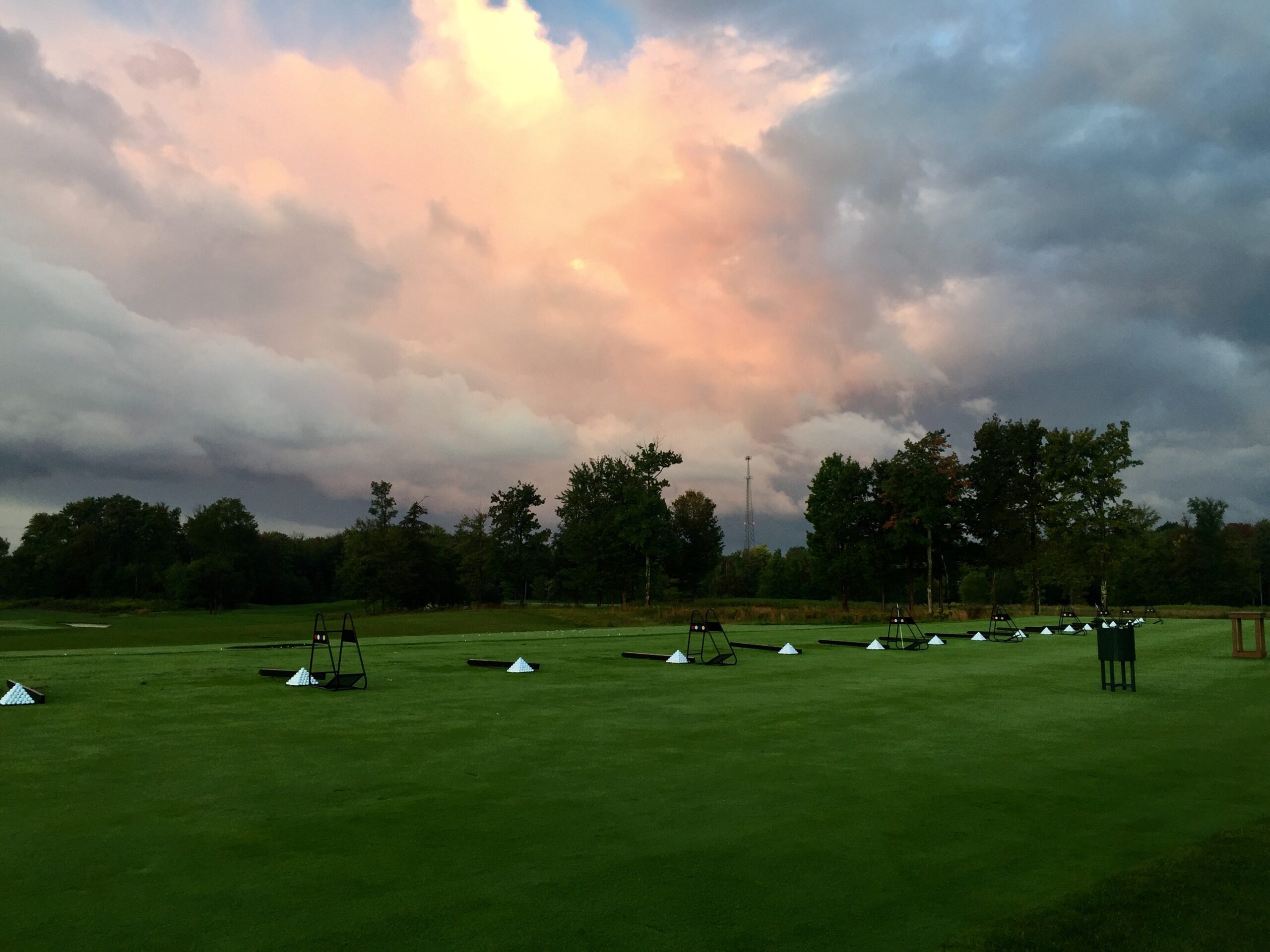 The MayfieldSand Ridge Club- Sand Ridge Golf Club - Golf Range Association